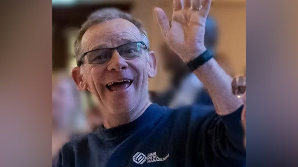 Tributes paid to 'loving' father killed in Bristol crash - BBC News