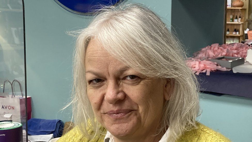 Covid: Wales' mask law to end in shops, but not NHS - BBC News