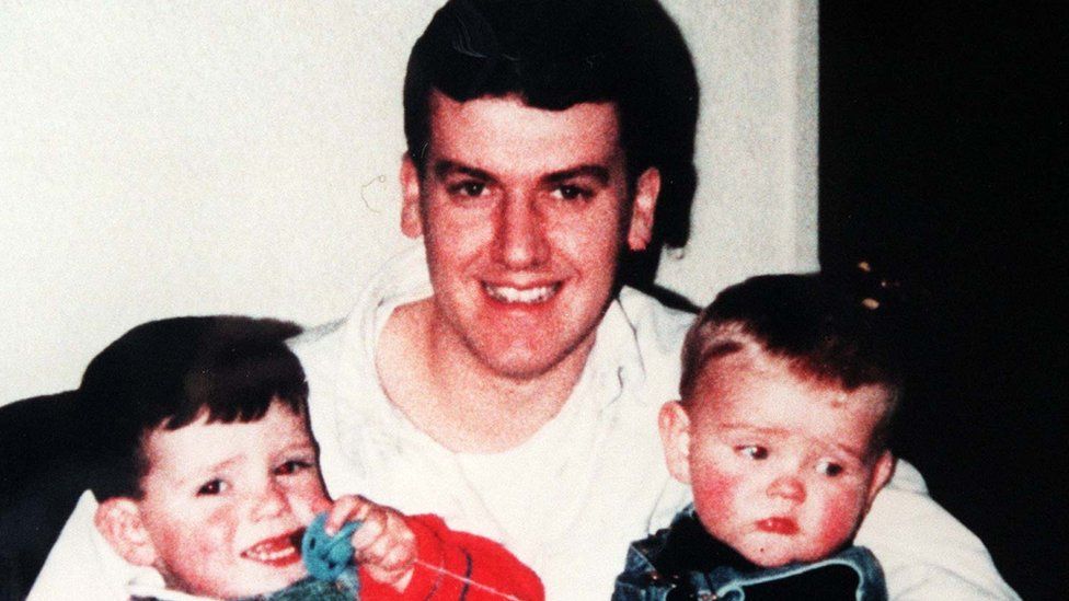 Robert Hamill murder: Judge concerned about progress - BBC News