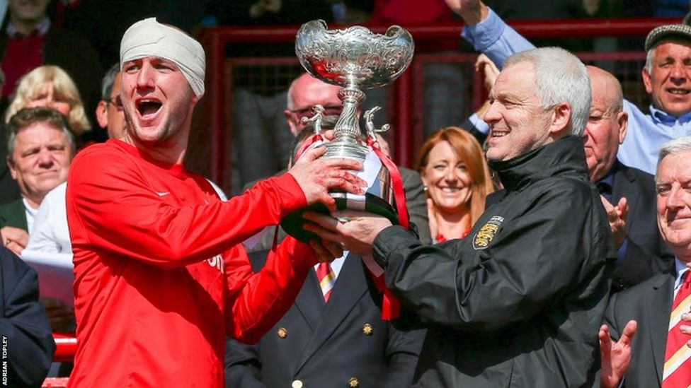 Luke Watson: Jersey Bulls sign former island captain - BBC Sport