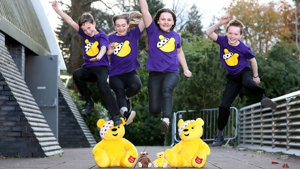 Children in Need set for TV extravaganza - BBC News