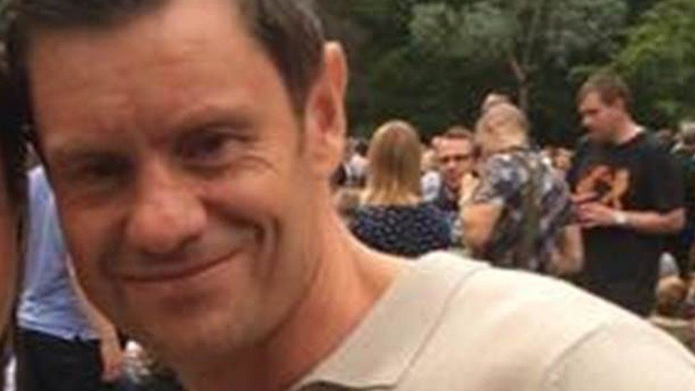 Warren Spencer named as fatal Halesowen crash victim - BBC News