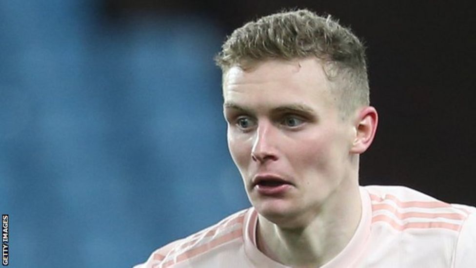 Ethan Hamilton: Man Utd midfielder joins Southend United on loan for ...
