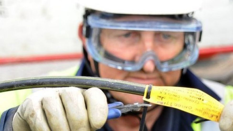 Ultra-fast broadband fund launched by UK government - BBC News