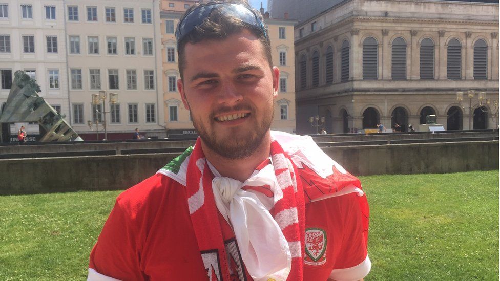 Wales fans give Chris Gunter best man tips ahead of brother's wedding ...