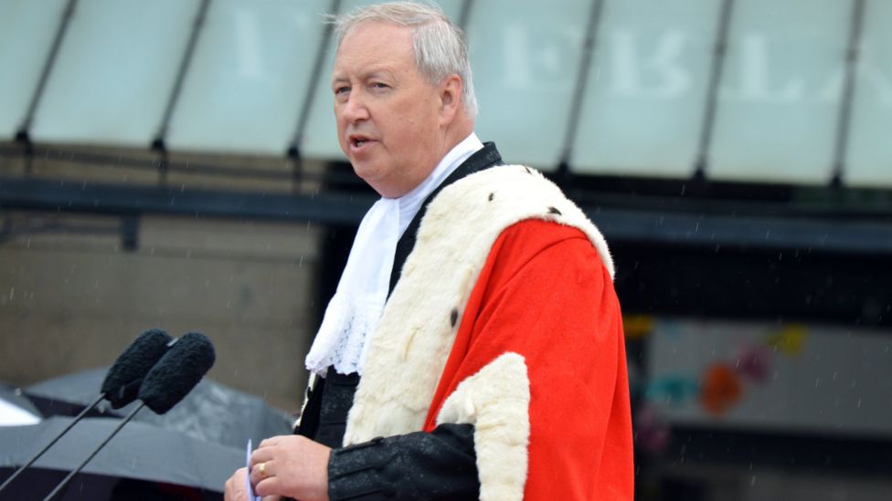 Timothy Le Cocq sworn in as Jersey's new bailiff at Royal Court - BBC News