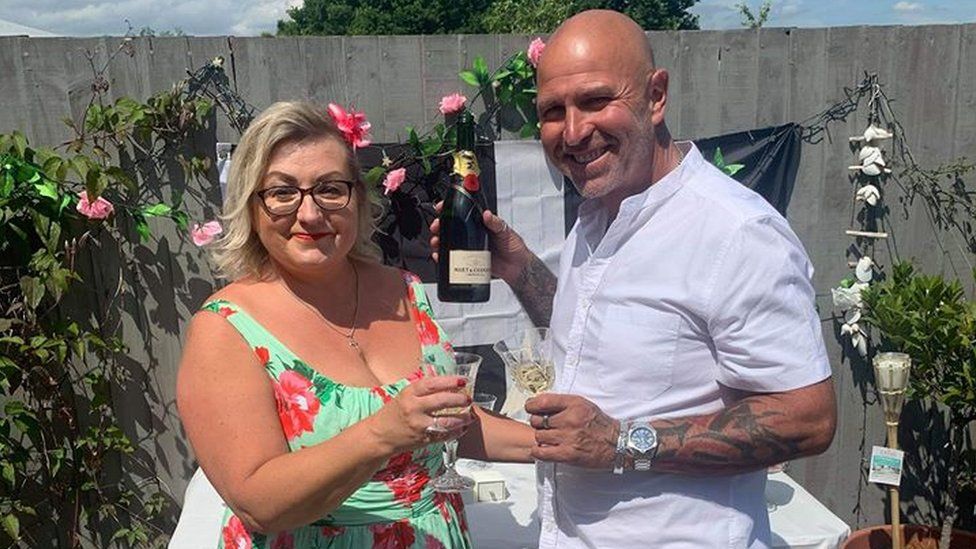 Coronavirus: Cancelled Cornish wedding in Welsh garden - BBC News