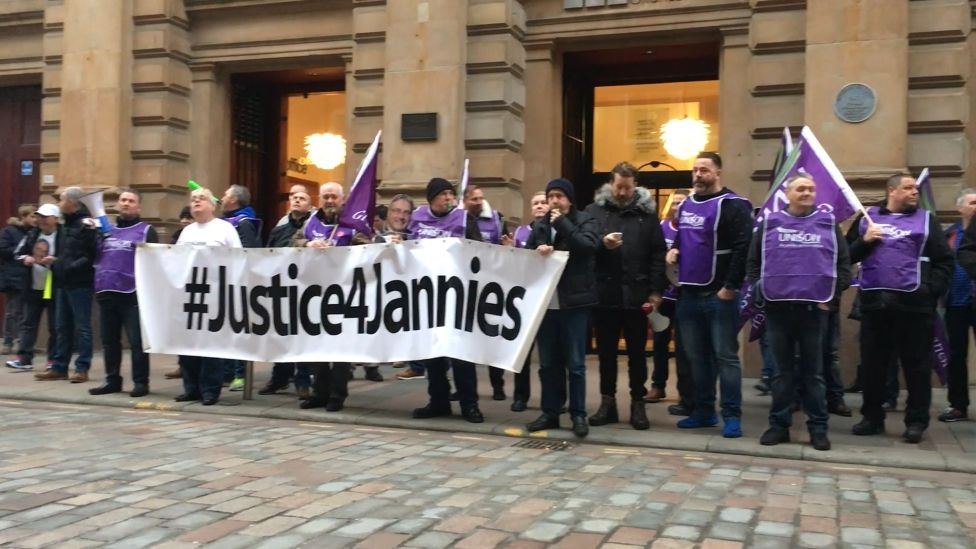 Corbyn attacks SNP budget plans in Glasgow speech - BBC News