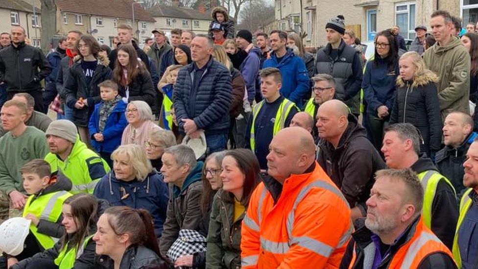 BBC DIY SOS: Widow 'amazed' as unfinished home is rebuilt - BBC News