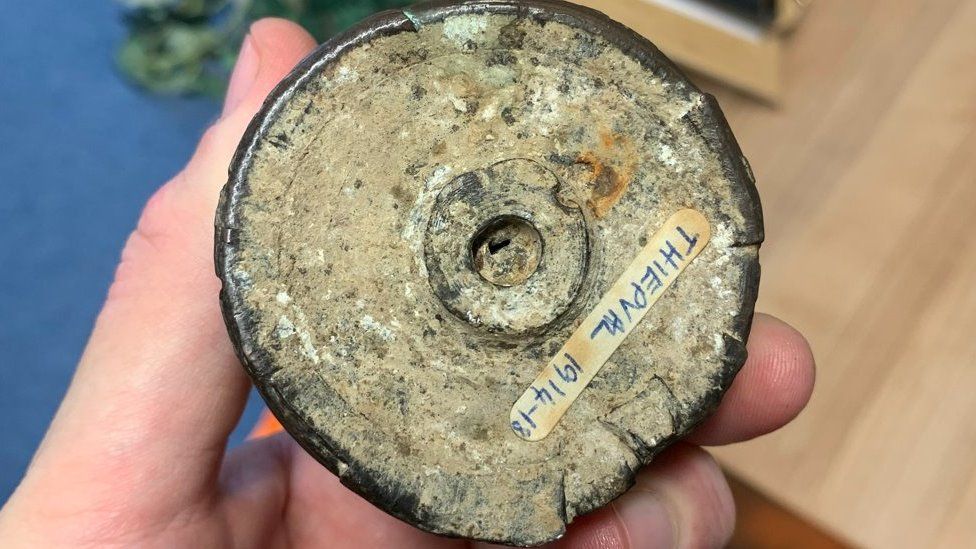 Bomb squad explodes live WW1 device donated to Norfolk charity - BBC News