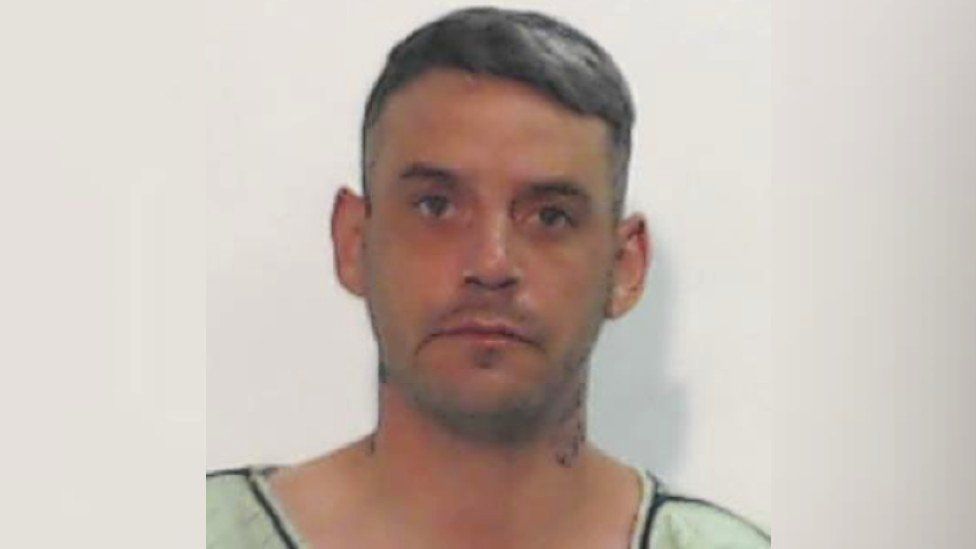 Man jailed for 19 years for murder of father in Perth - BBC News