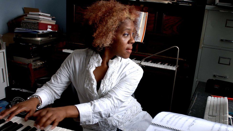 'Traditions should change' says Proms composer Errollyn Wallen - BBC News