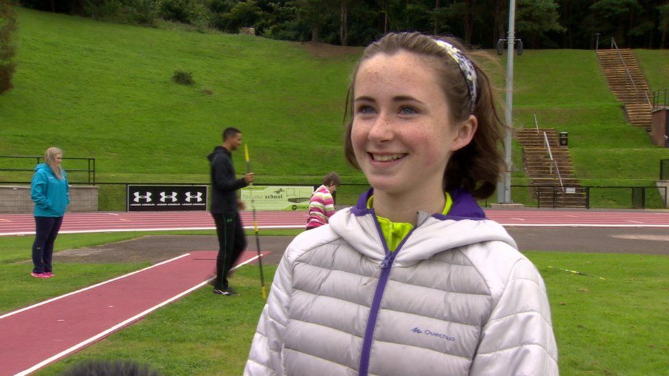 Paralympics inspires NI teenager to guide blind runner - BBC News