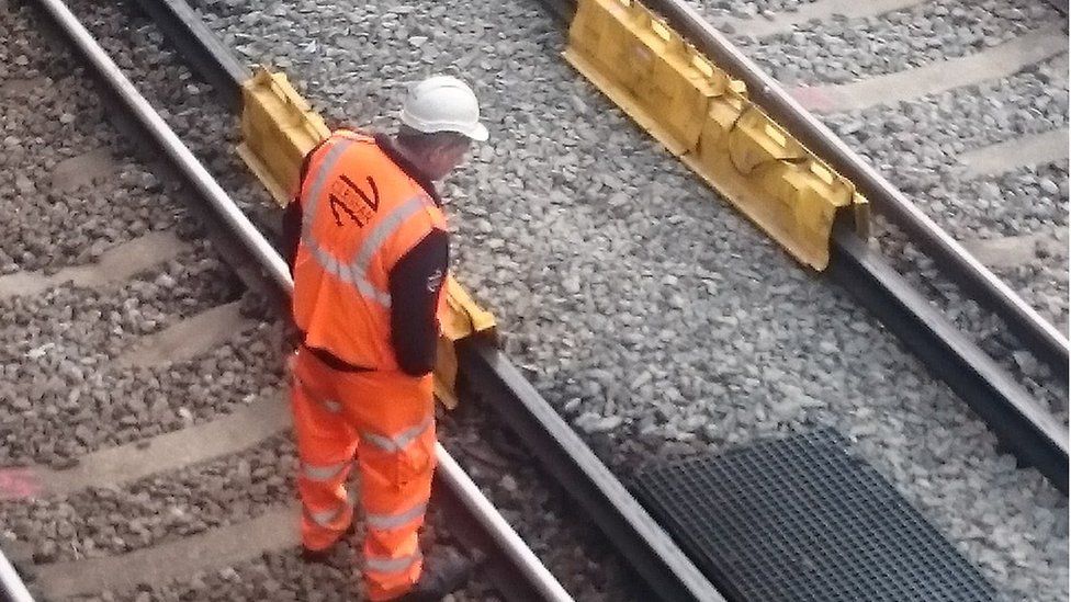 Talks to avoid five-day Southern rail strike adjourned - BBC News