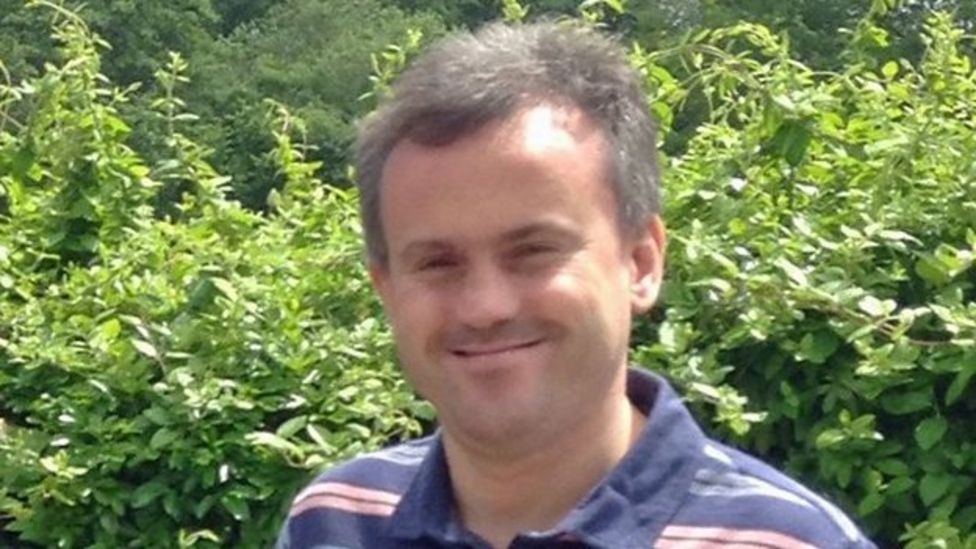 Ti neu chi? - BBC Cymru Fyw