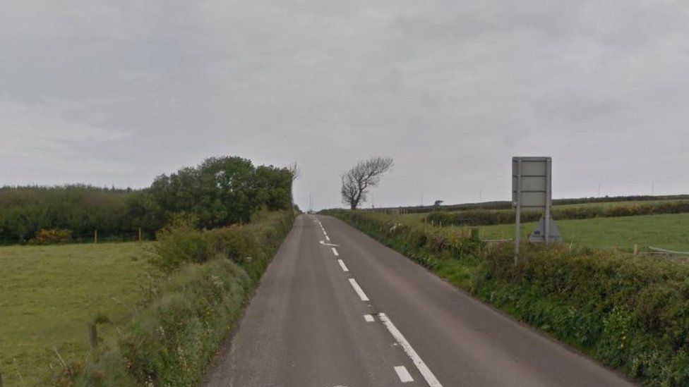 Teenager suffers serious injuries in A361 crash near Braunton - BBC News