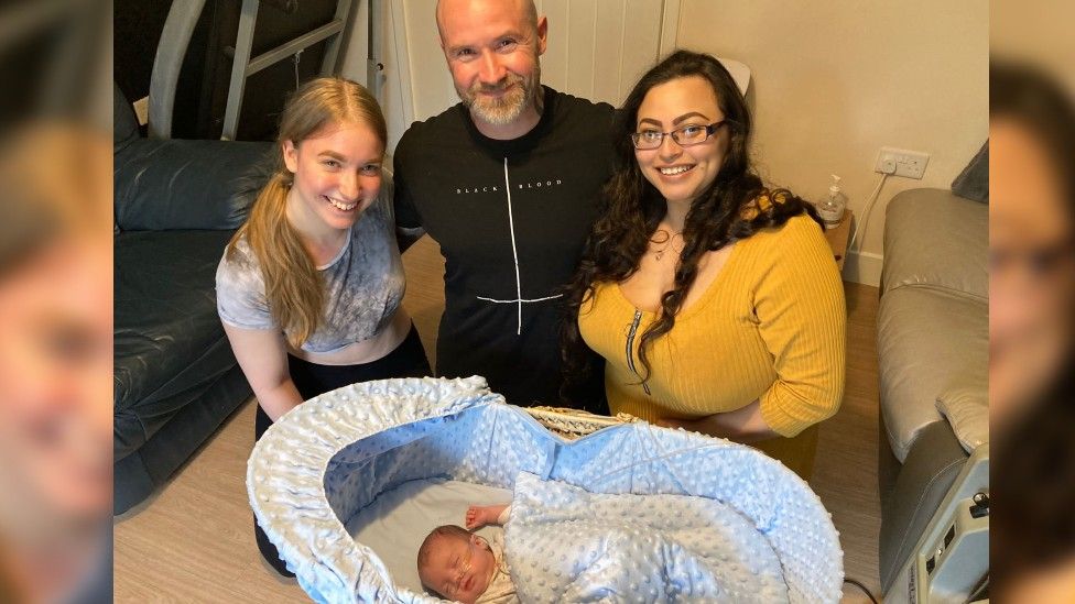 Parents overjoyed to bring premature son Pace home to Stourport - BBC News