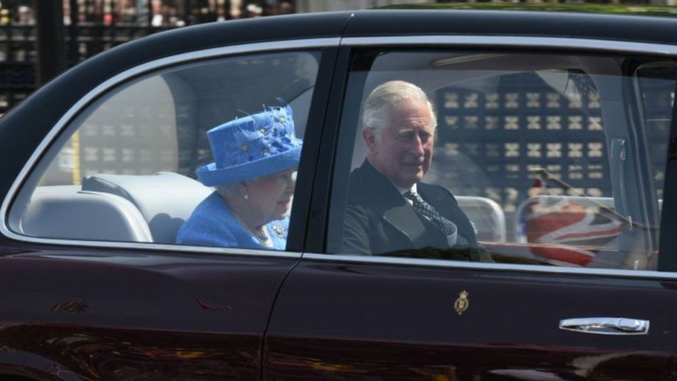 The Queen reported to West Yorkshire Police for 'not wearing seat belt ...