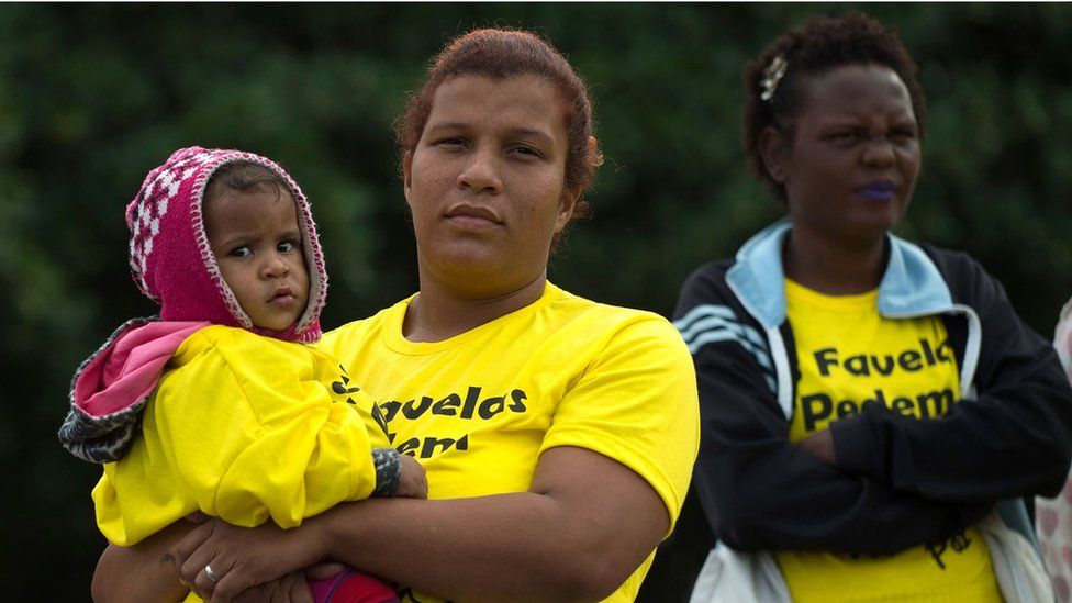 Brazilian family hold hope for 'miracle' baby shot in womb - BBC News