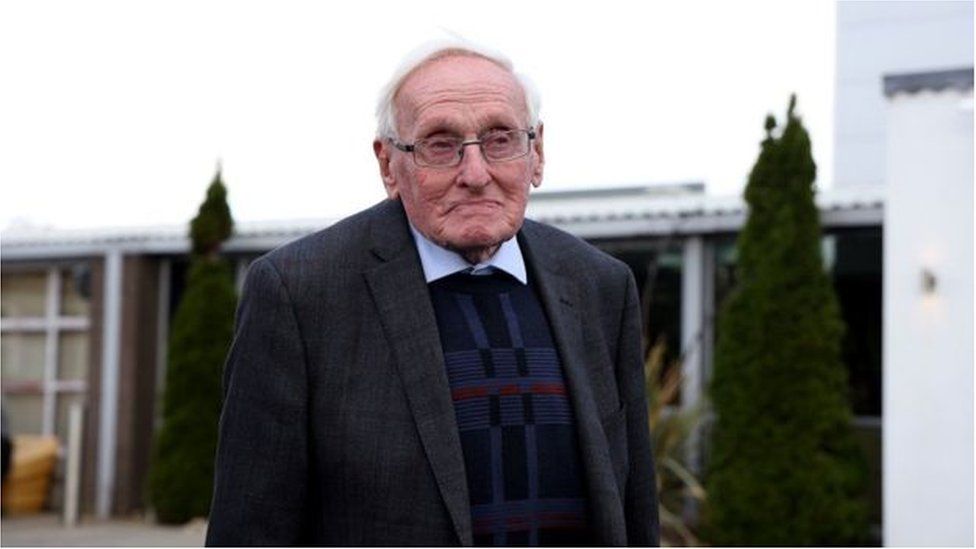 Wrightbus sale deal reached 'in principle' - BBC News