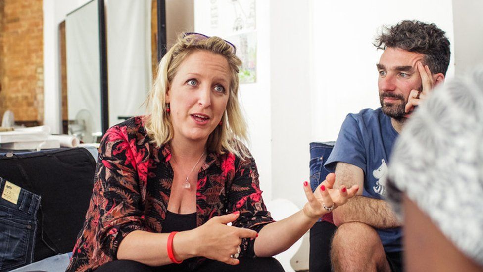 Graphic Novel for Luton aims to change 'negative perception' - BBC News