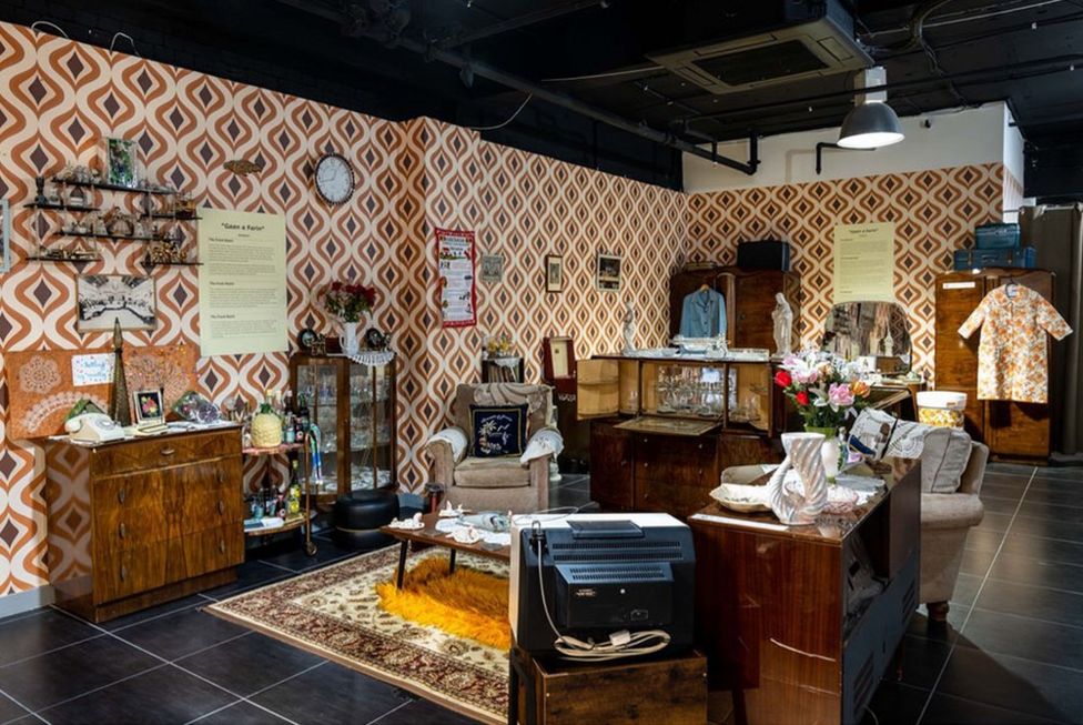 In pictures: Windrush generations mark 75th anniversary - BBC News