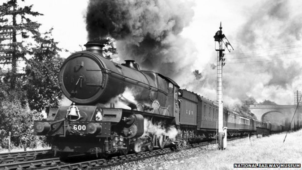 Historic steam engines loaned to Swindon's Steam museum - BBC News