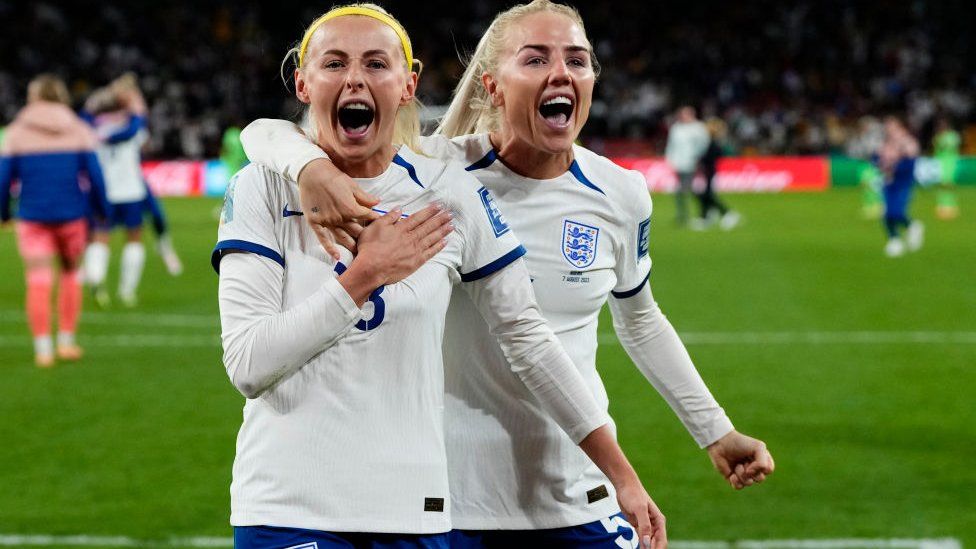 Women's World Cup: Send in your message for the Lionesses - BBC Newsround