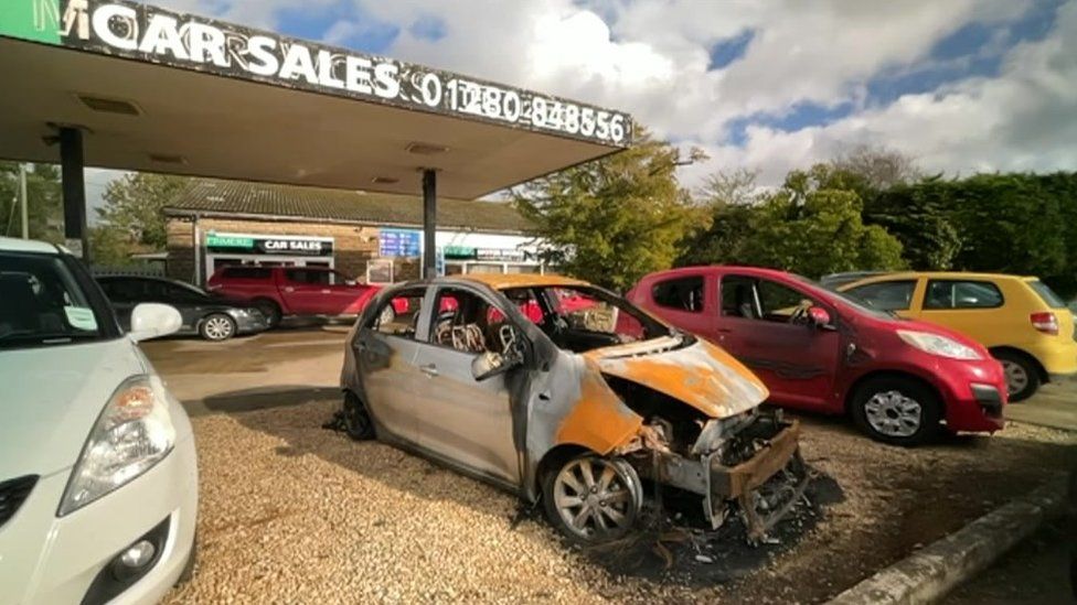 Tingewick and Finmere arson attacks investigated - BBC News