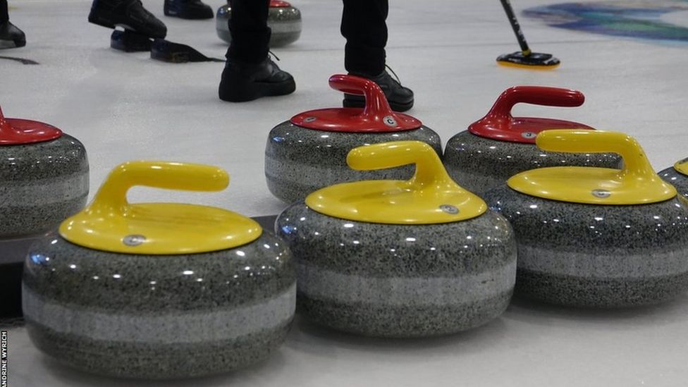 First Scottish curling titles for Whyte & Henderson - BBC Sport
