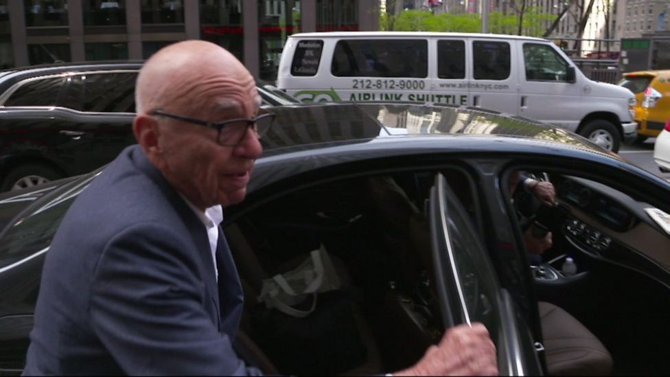 Roger Ailes: Fox News founder dies at 77 - BBC News