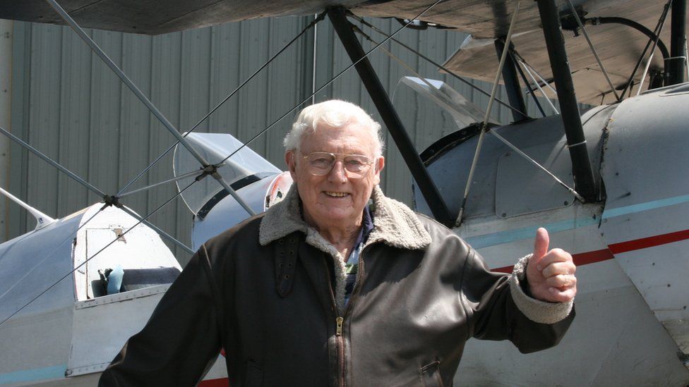 Malcolm Barton's Instagram, Twitter & Facebook on IDCrawl