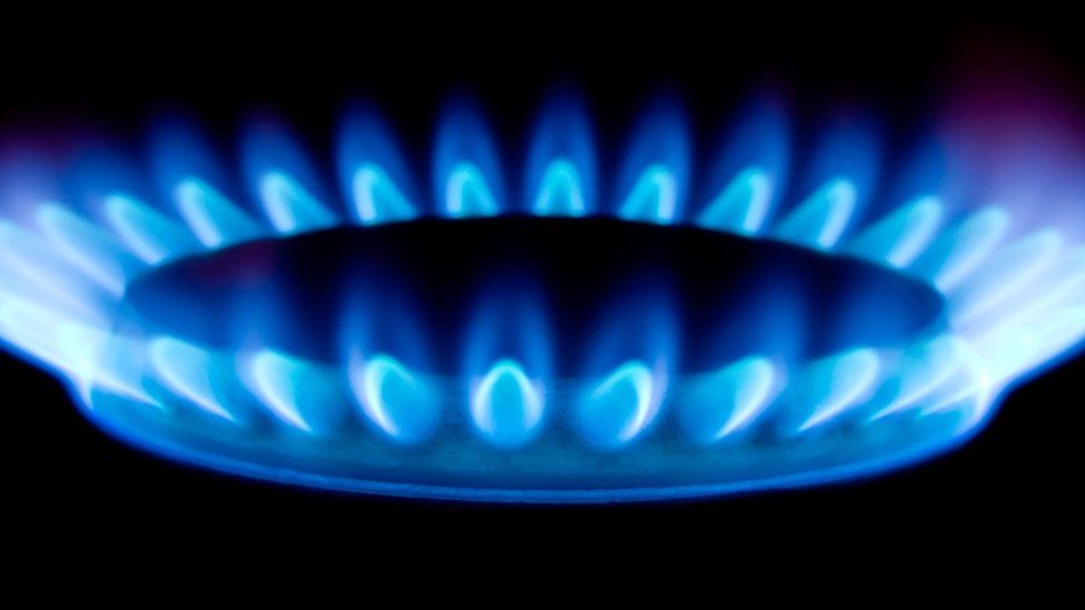 Manx Gas cuts tariff which will see bills drop by 3.5% - BBC News