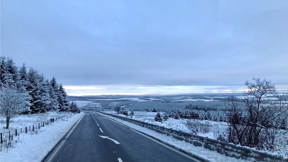 Blanket of snow and travel disruption forecast across Scotland - BBC News