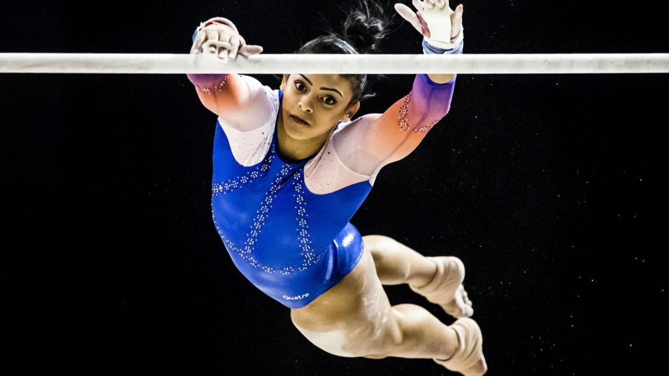 European Championships: Ellie Downie wins silver on the floor - BBC Sport