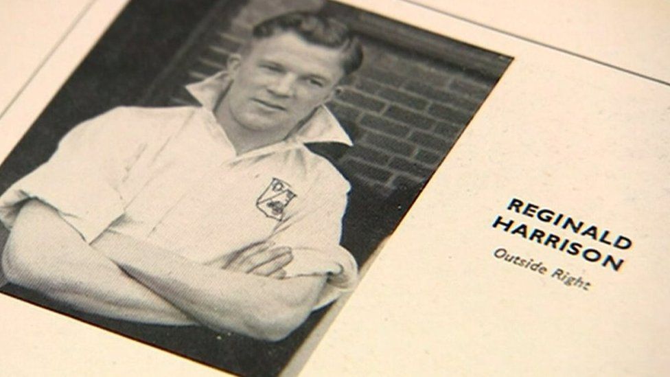 Reg Harrison: Bust of Derby County legend unveiled at stadium - BBC News