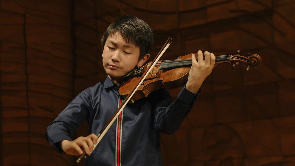Christian Li: The young Harry Potter fan on his music stardom - BBC News