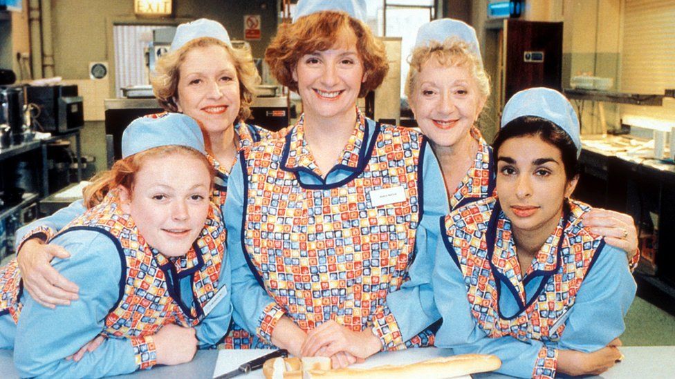 Victoria Wood's talent 'petrified' young Maxine Peake - BBC News