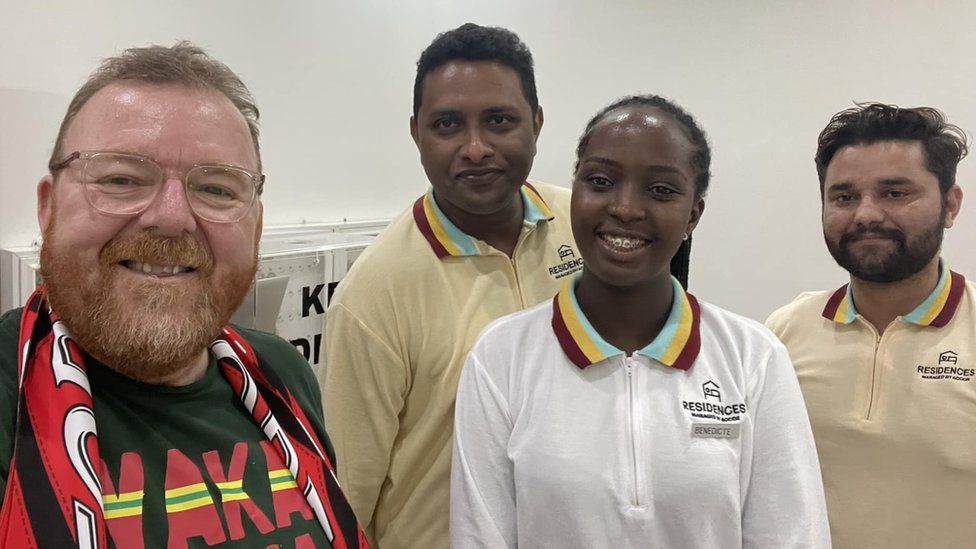 Cwpan y Byd: Dysgu'r byd am Gymru? Fi sydd wedi dysgu am y byd - BBC ...