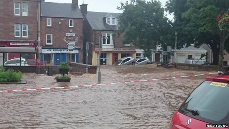 'Extreme rainfall' caused Alyth floods, probe finds - BBC News