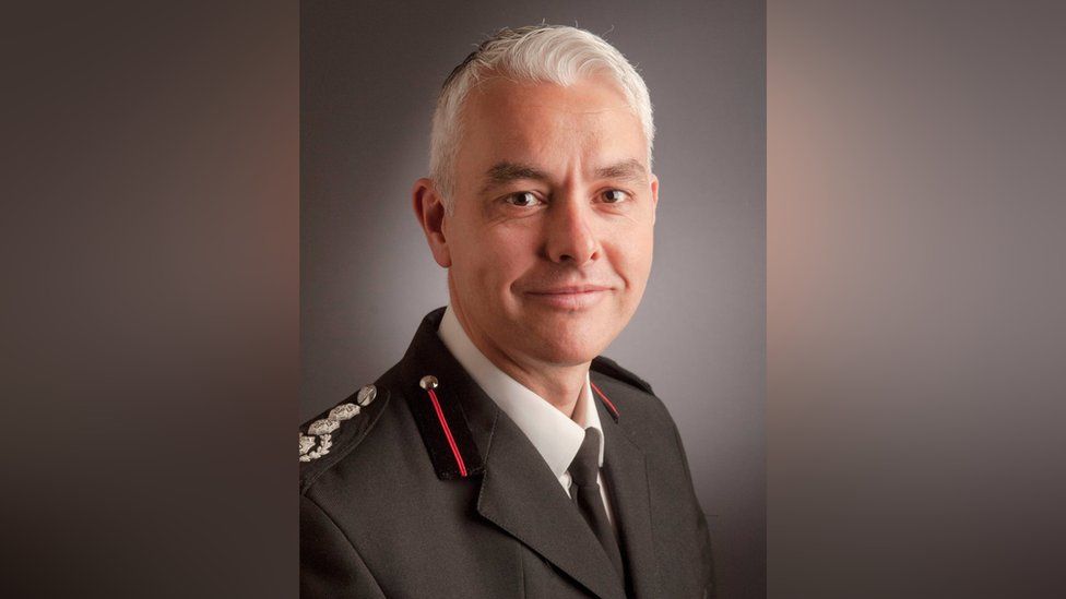 Retiring County Durham fire chief slams funding cut dangers - BBC News