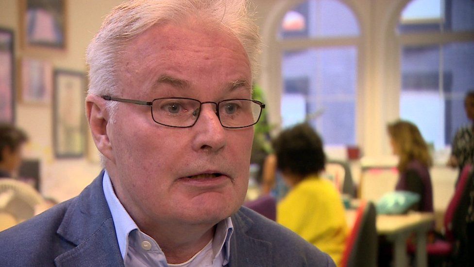 Homeless EU migrants 'failed by London', charity claims - BBC News