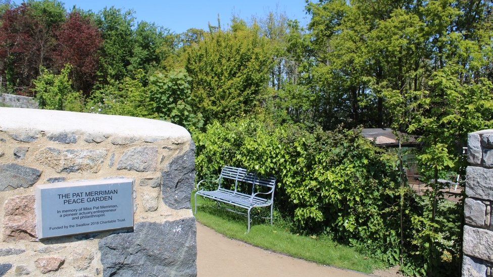 Peace garden opens in Guernsey - BBC News