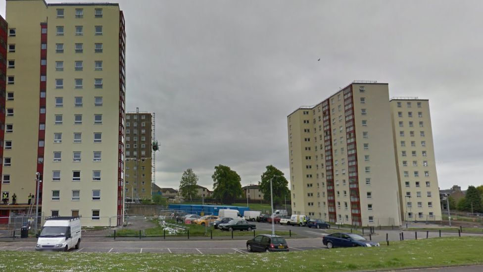 One-year-old Dunfermline boy's death 'unexplained' - BBC News