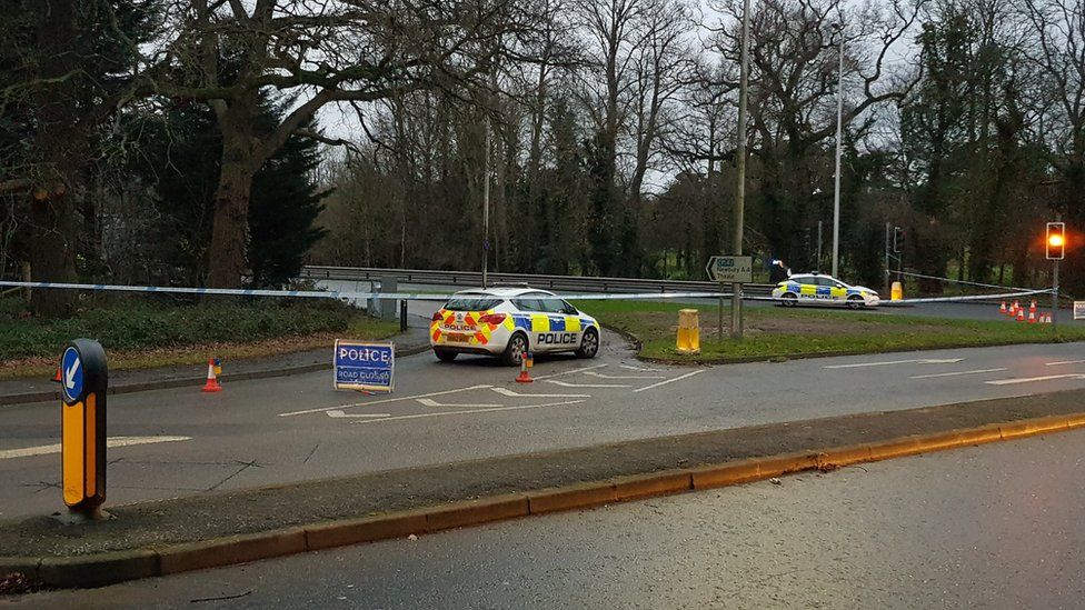 Calcot double fatal crash: Officer cleared of misconduct - BBC News