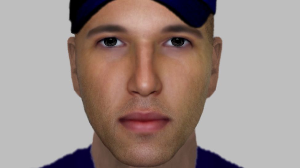 Woman miscarried after Wanstead bus stop robbery - BBC News