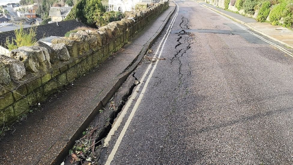 Ventnor coastal wall in danger of further collapse, council says - BBC News