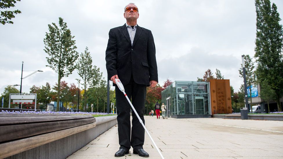 The white cane school ban story - BBC News