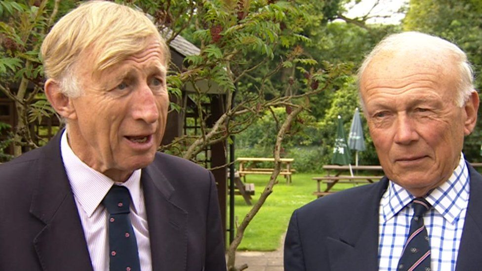Woodborough 1966 jets' crash remembered - BBC News