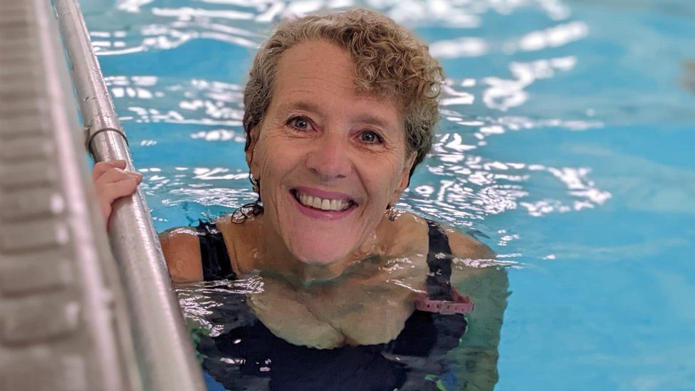 Bristol swimming pool comes into community ownership - BBC News